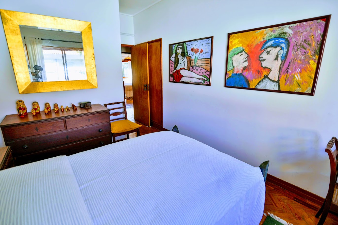 Surrealism Room - | Quatro Anas